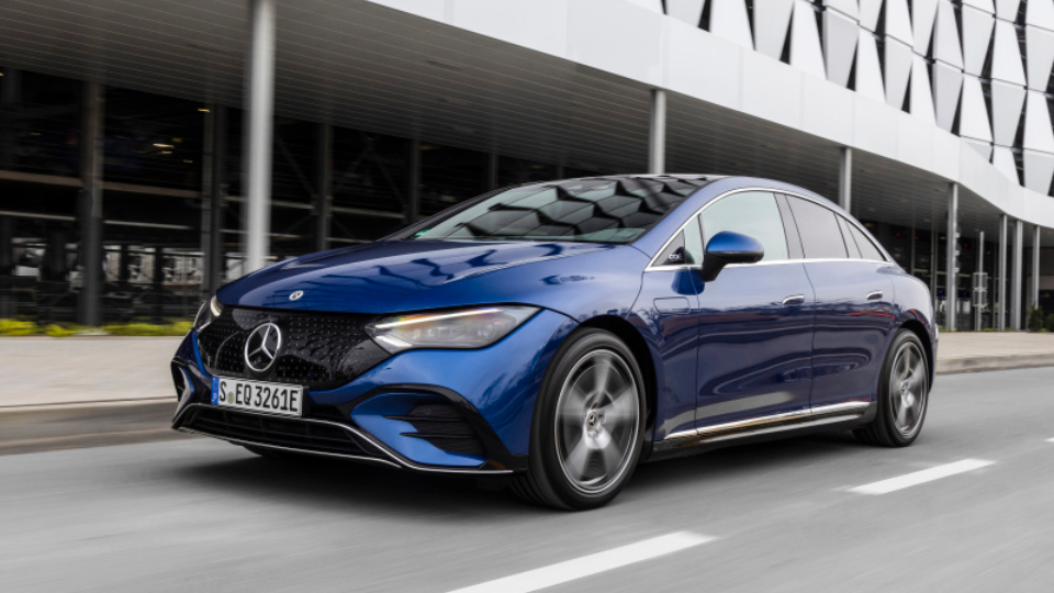 奔驰EQE：动力配置不如蔚来ET7，如果售价50万可能会火？