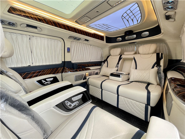 见过那么多奔驰V260L改装，这款迈巴赫定制版是最舒适豪华的