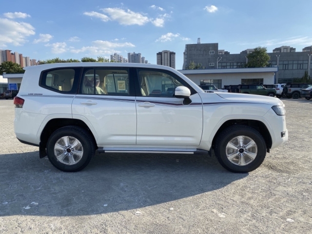 2023款丰田酷路泽LC300 3.5TT进口越野天津底价出售