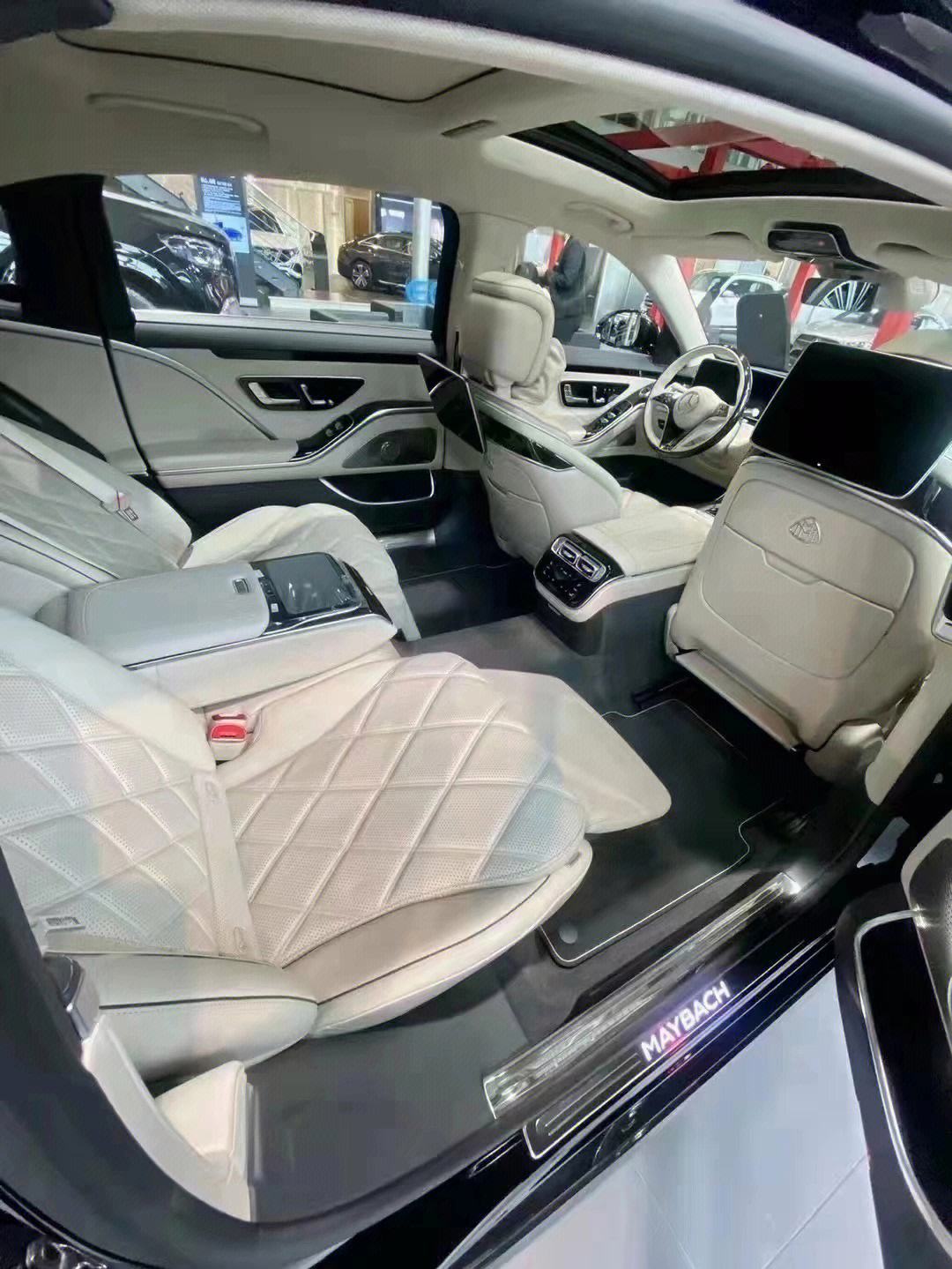 2024款奔驰迈巴赫S480 成功男士的座驾