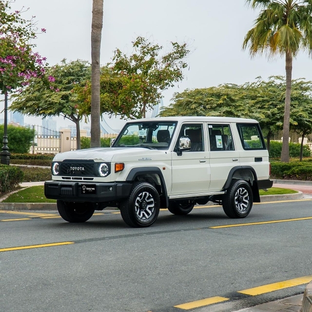 2024款丰田酷路泽LC76 2.8T 柴油 中东现车 港口最低价