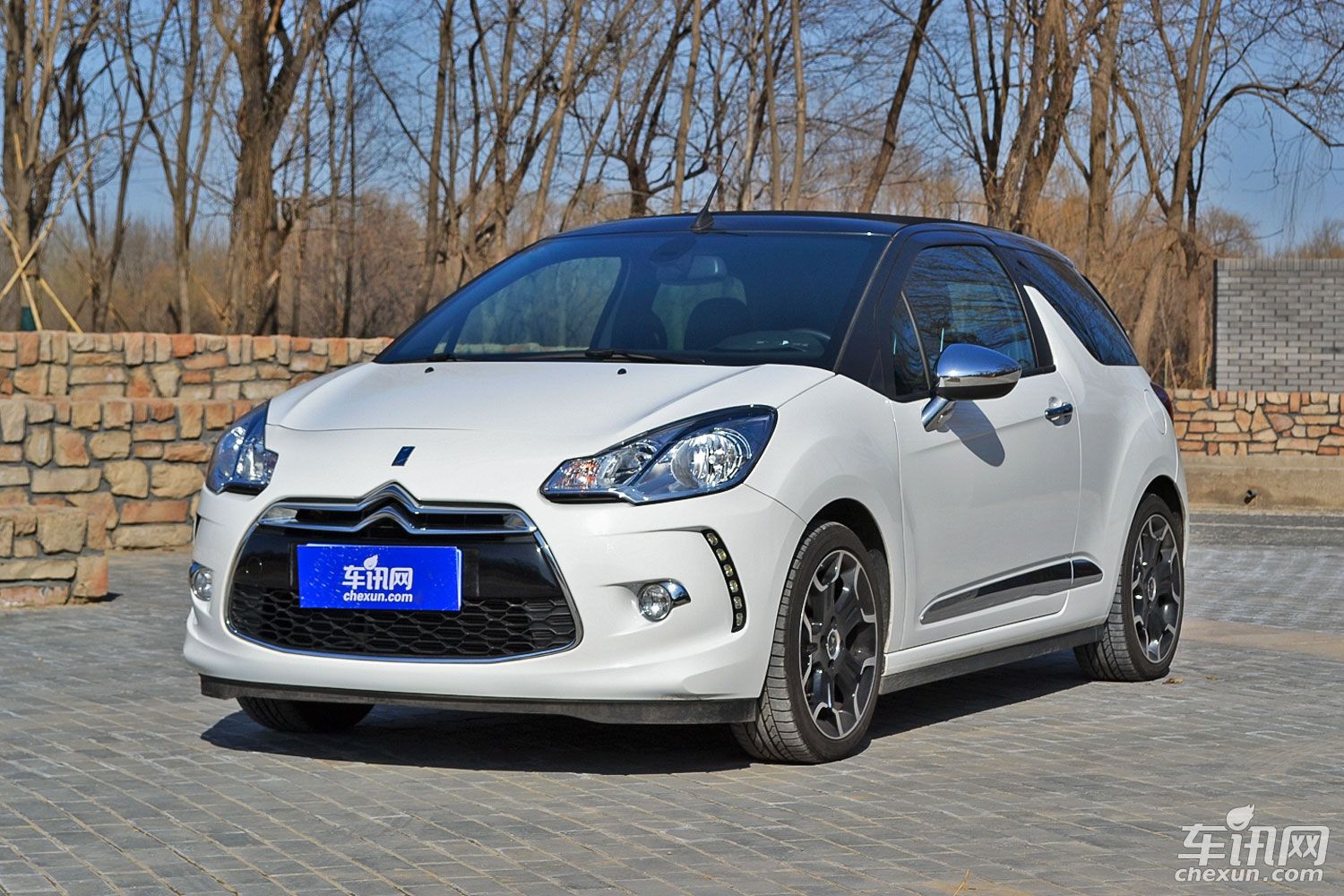 车辆45度角照片-千图网